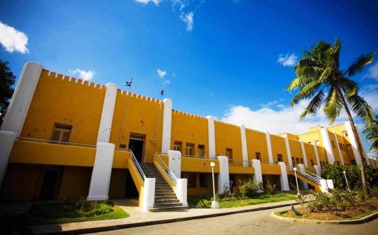 Atracciones en Cuba - Cuartel Moncada