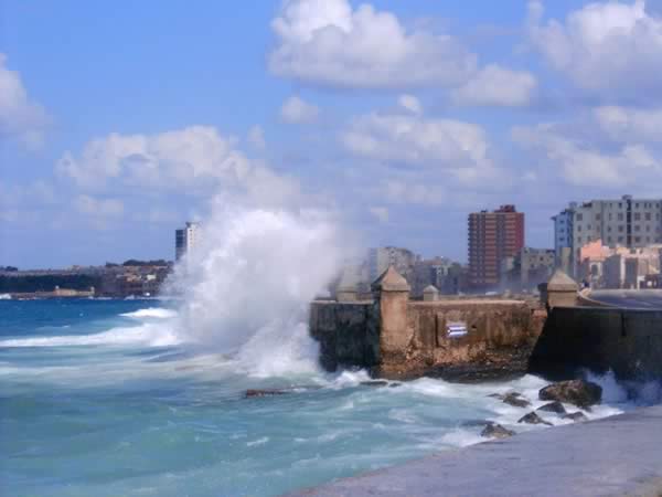 Cuba attractions – The Malecon